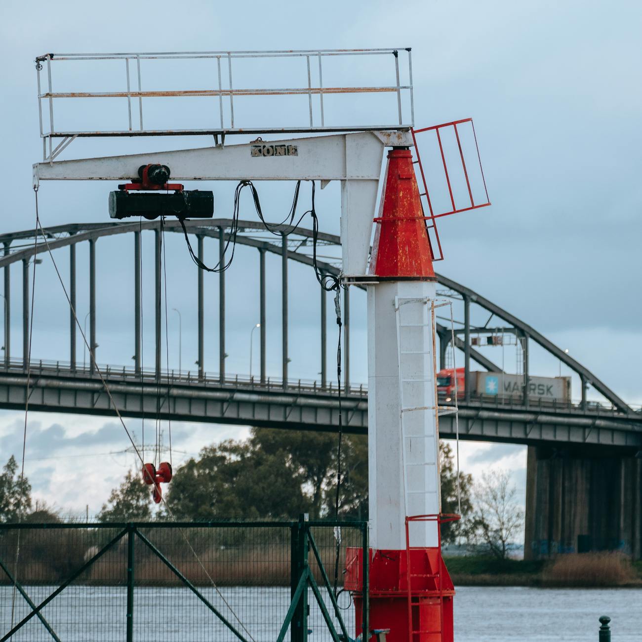 How to Create a Logo for My Own Logistics Support Industry ...