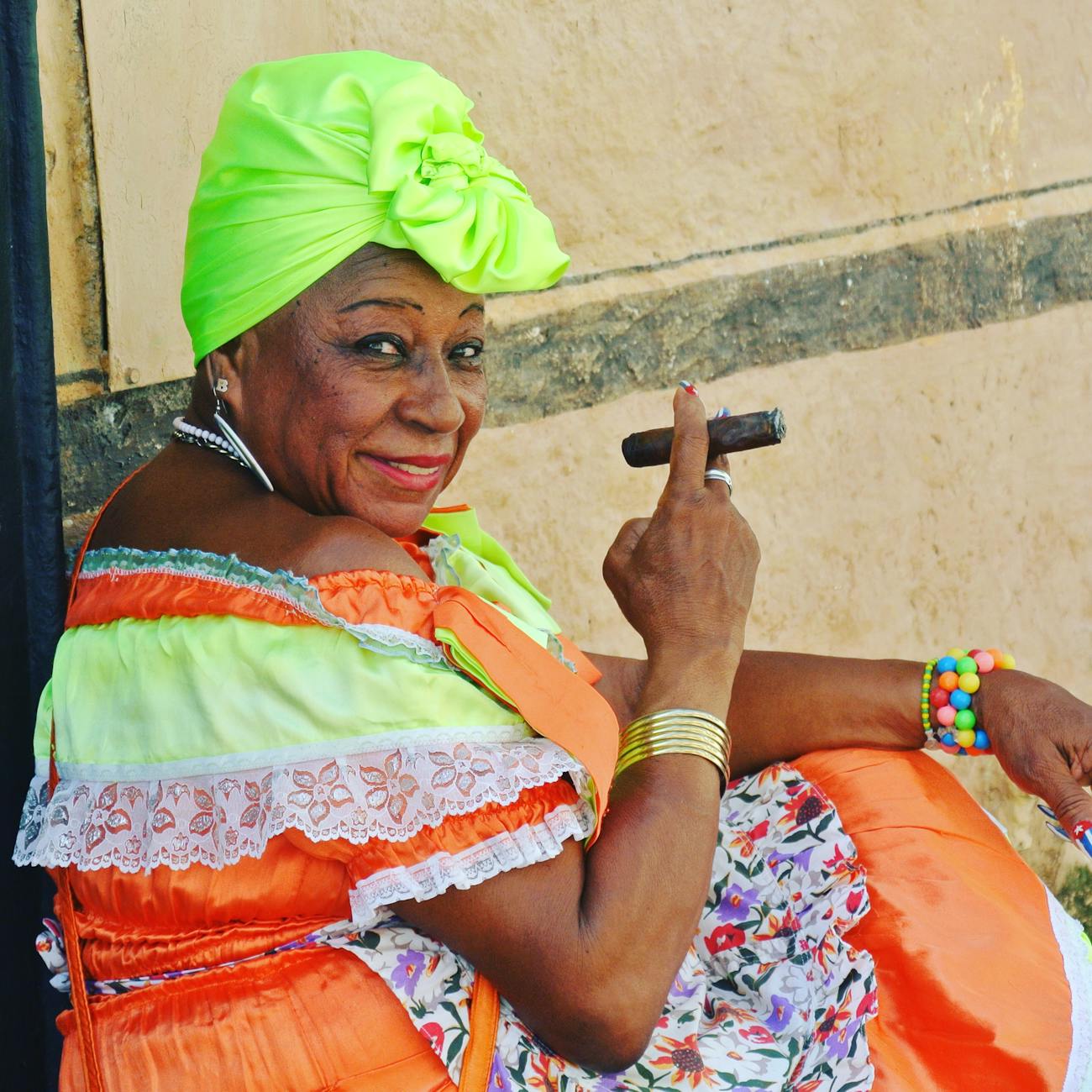 How to Create a Logo for My Own Cigar Tobacco Industry – Logomakershop Blog