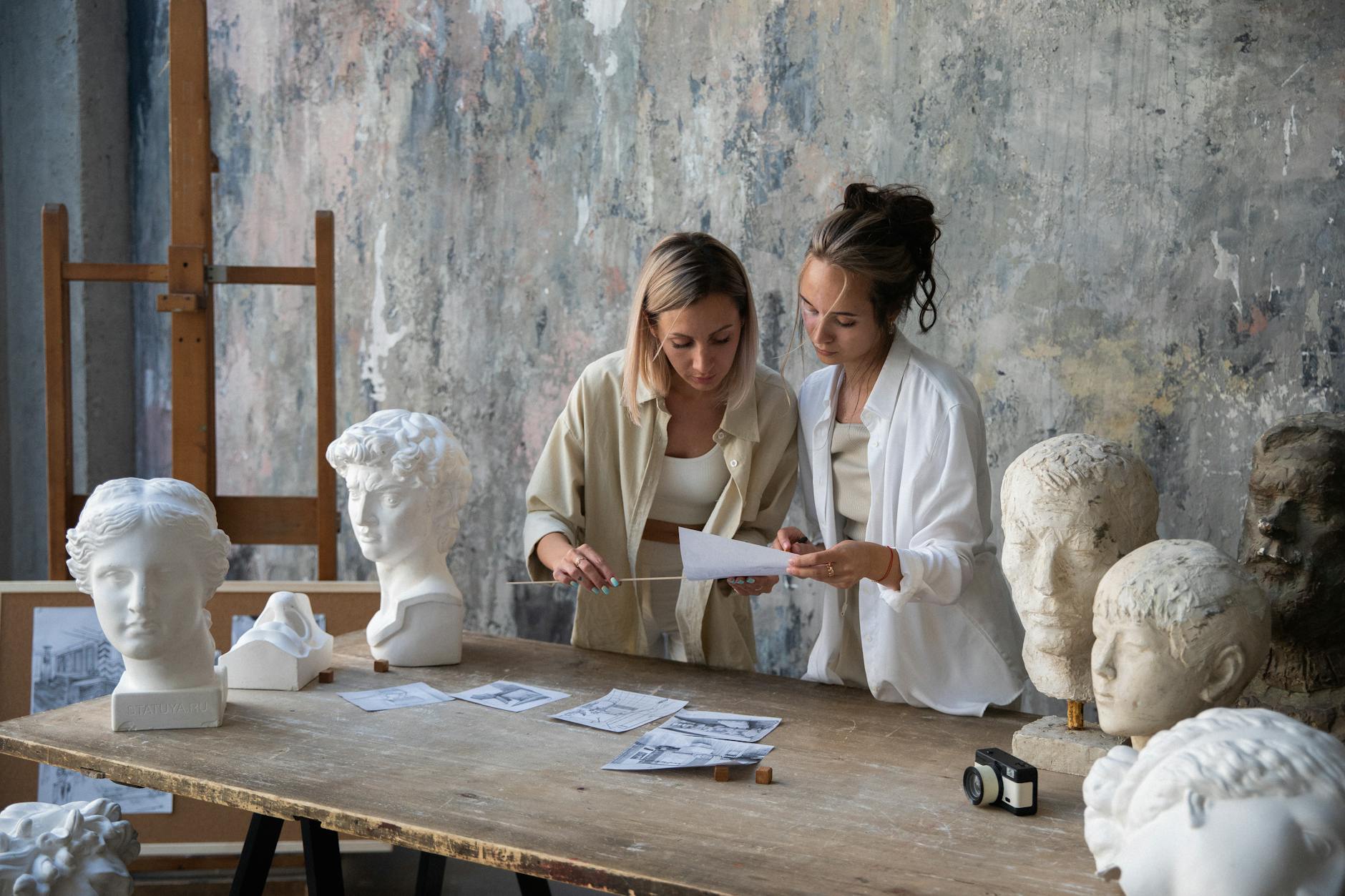 Gallery Rental Industry Logo Design Ideas – Logomakershop Blog